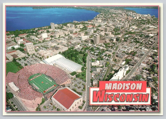 CARTE POSTALE VINTAGE Madison Wisconsin Camp Randall Stadium blaireaux ...