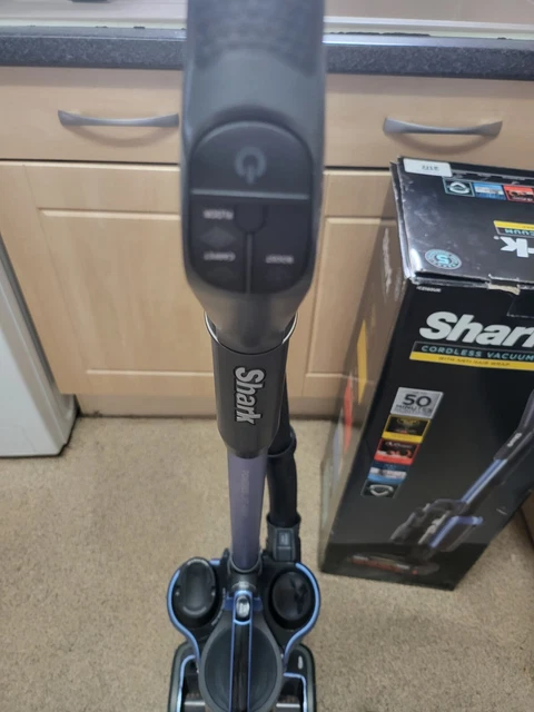 SHARK DUO ANTI Hair Wrap ICZ160UKT Cordless V /C TruePet blue + tool ...