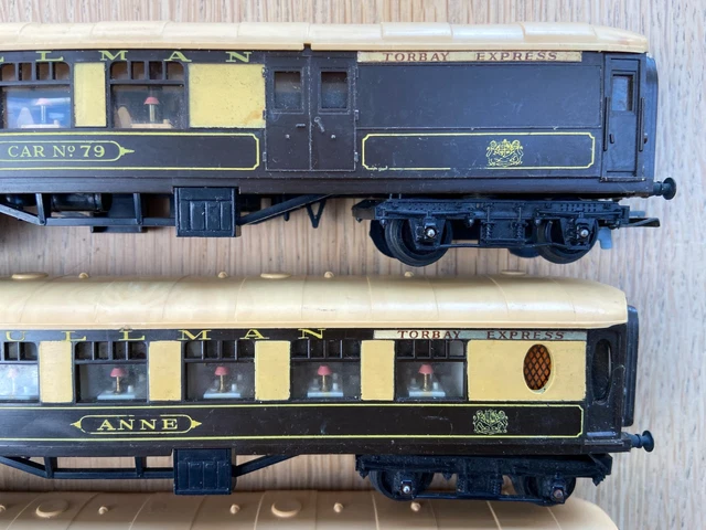 3X TRI-ANG OO Gauge Pullman Triang Coaches: Anne, Jane & Car No.79 £9. ...