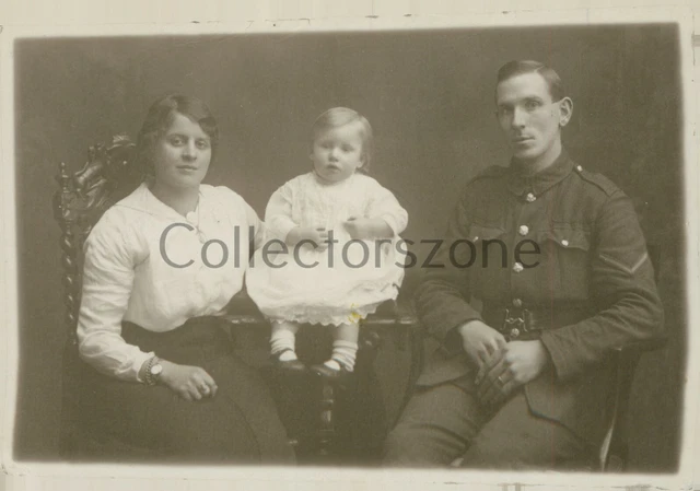 WW1 BRITISH ARMY Corporal With Wife & daughter Studio Photo 5.25 x 3.25 inches EUR 12,52 ...