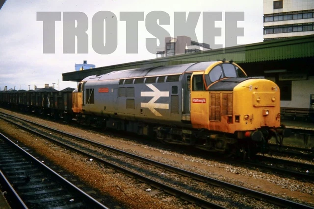 35MM SLIDE BR British Rail Diesel Loco Class 37 37901 Cardiff 1988 ...