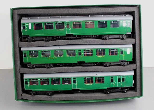 ACE TRAINS O Gauge C21/B SR Southern Railway Bulleid three coach set £ ...