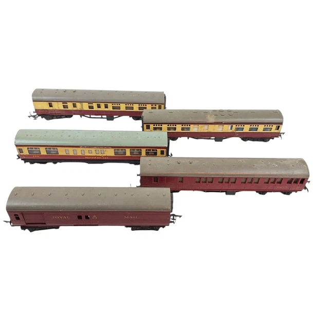 MIXED JOB LOT x5 Model Railway Coaches Tri-ang Hornby R.23 R120 R224 ...