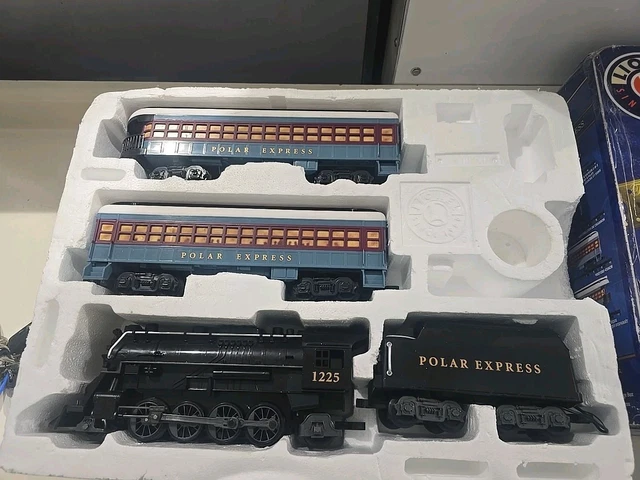 LIONEL 7-11022 THE POLAR EXPRESS TRAIN SET Christmas BATTERY POWERED ...