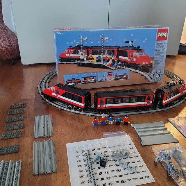 LEGO TRAINS: HIGH-SPEED City Express Passenger Train Set (7745) EUR 249,95 - PicClick DE