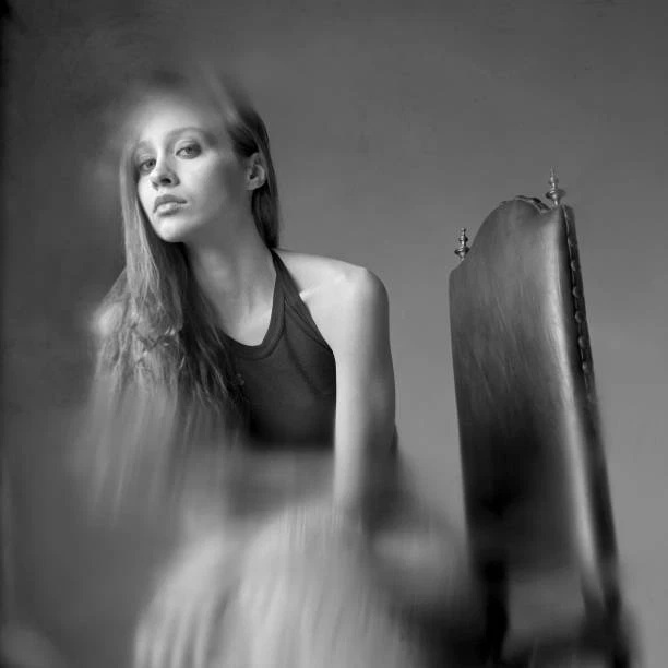 AMERICAN SINGER SONGWRITER pianist Fiona Apple poses for a Septem - Old ...