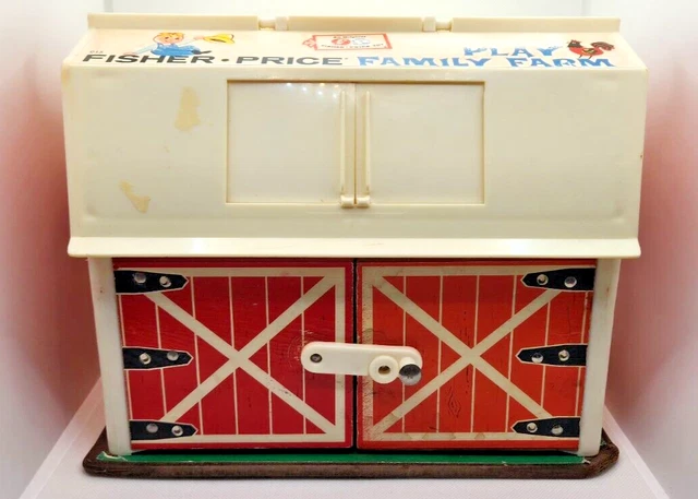 VTG 1967 FISHER Price Family Play Farm Barn Moo's Farmers Animals Etc ...