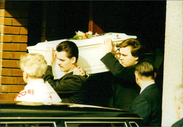 THE ASSASSINATION OF James Bulger Murder Case - Vintage Photograph ...