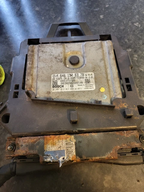 MERCEDES SPRINTER ECU Ignition And Key And Clocks £100.00 - PicClick UK