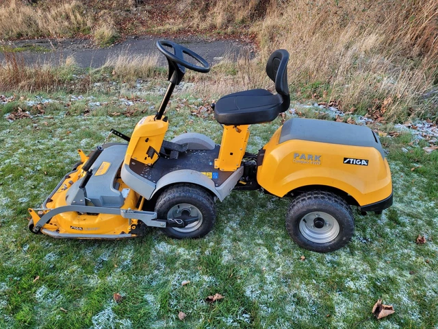 STIGA PARK COMPACT 4WD Ride on Mower £1,500.00 - PicClick UK