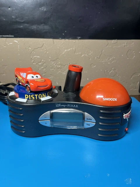 DISNEY PIXAR CARS Light Up Projection Alarm Clock Lightning McQueen ...