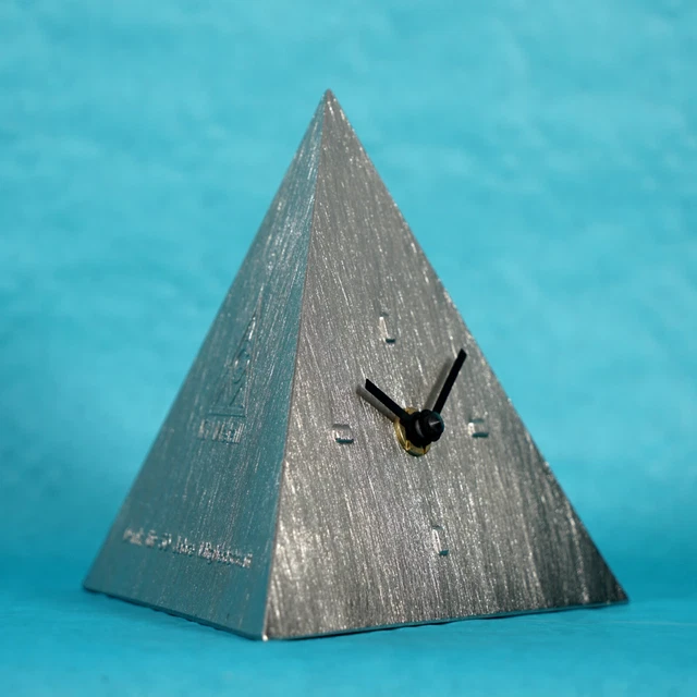 IGM IG METALL Pyramide Uhr - Junghans Uhrwerk - Dank für 50 Jahre ...
