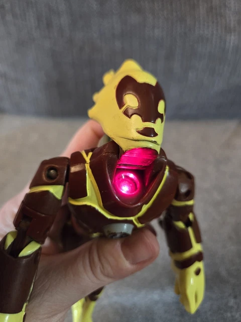 BEN 10 ALIEN 6" Metamorph Heatblast Heat Deluxe Action Figure Lights Up ...