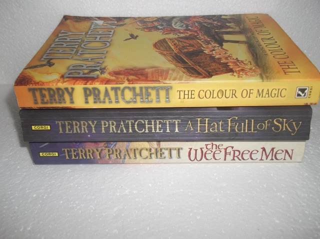 TERRY PRATCHETT BOOK bundle The Colour of Magic, Hatful of Sky, Wee ...