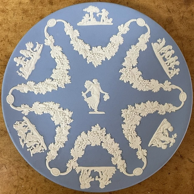 WEDGEWOOD JASPERWARE BLUE & White The Wedgewood Collectors Society 6.5 ...