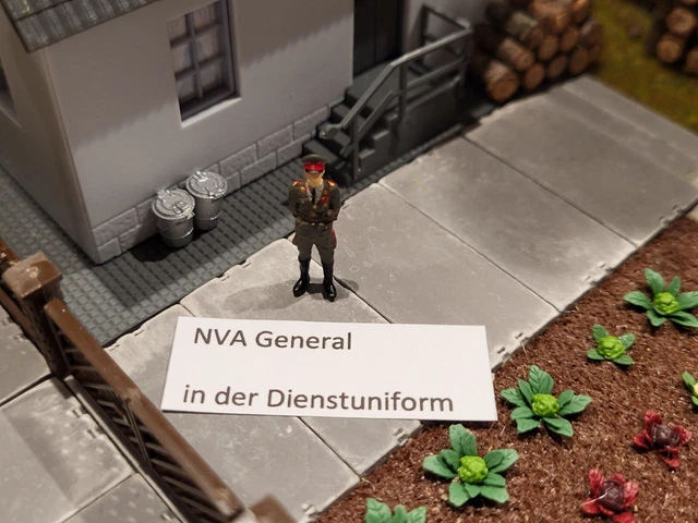 NVA/ DDR GENERAL der NVA Landstreitkräfte in Dienstuniform 1:87 EUR 9 ...