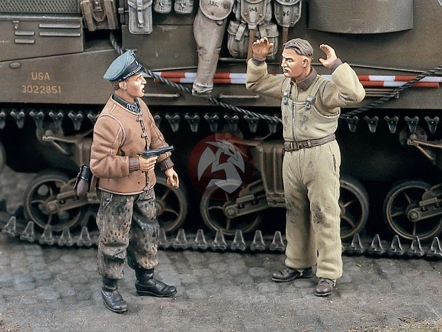 VERLINDEN 1/35 US Tanker Captured by Waffen-SS Officer WWII (2 Figures ...