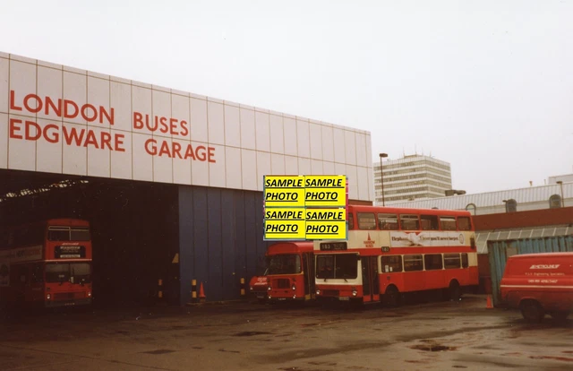 LONDON TRANSPORT COLOUR Bus Photograph-Edgware Garage with M 1458 Route ...