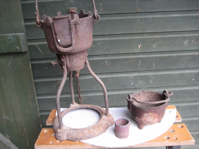 VINTAGE LEAD SMELTER/MELTING Furnace pot No 710. and stand. Cast iron ...