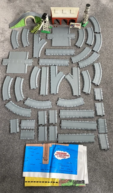 ERTL HUGE 46 Piece Thomas the Tank Engine & Friends Train track and ...