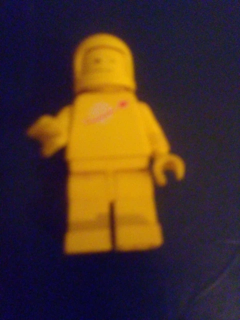 LEGO CLASSIC YELLOW Space man Astronaut Minifigure Mini Figure vintage ...