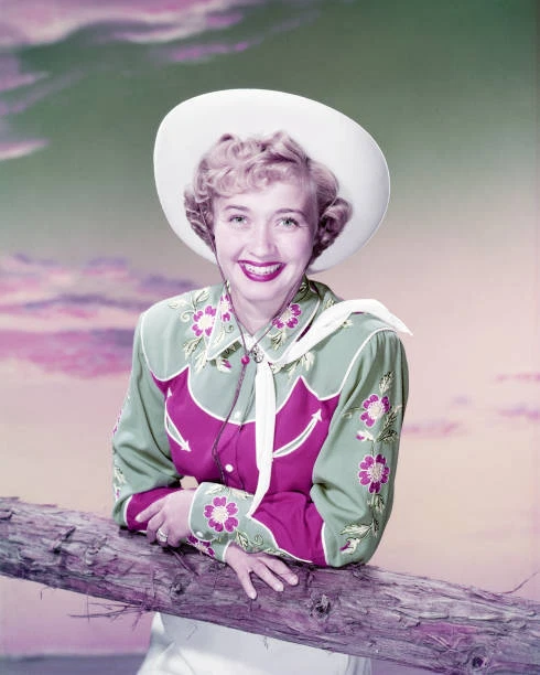 AMERICAN SINGER, DANCER and actress Jane Powell wearing a western- Old ...