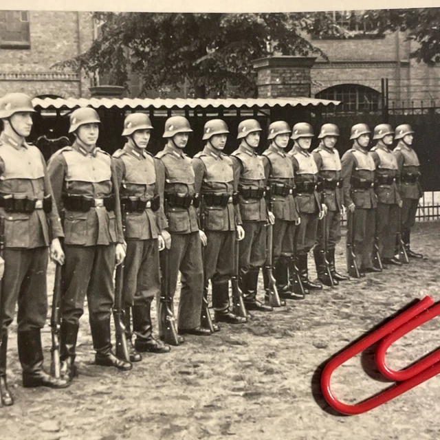 WEHRMACHT STAHLHELM UNIFORM Karabiner Gewehr 9x6 Original Foto 2.WK EUR ...