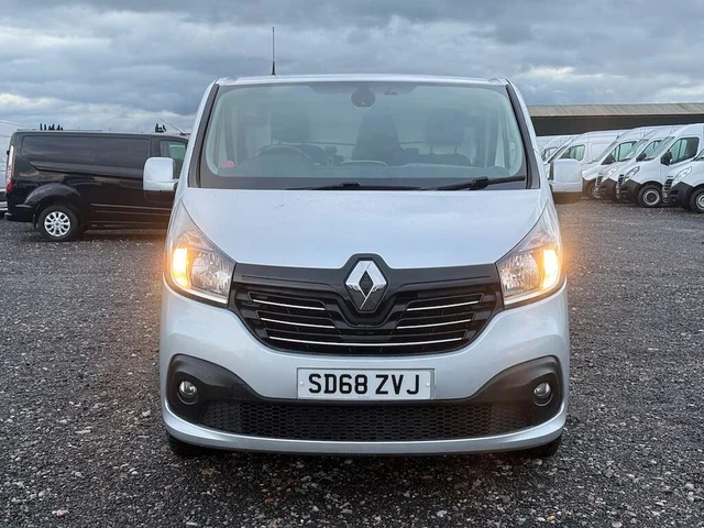 2018 RENAULT TRAFIC SL27 dCi 120 Sport Nav Van PANEL VAN DIESEL Manual ...