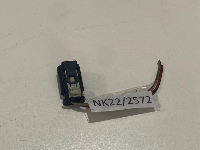 GENUINE MERCEDES BENZ Engine Wiring Loom Plug Connector A0525453826 ...