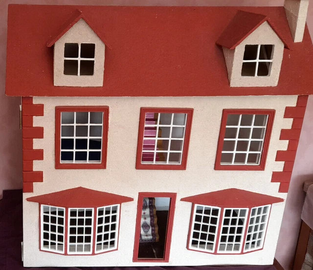 12TH SCALE DOLLS house - Needs TLC £48.00 - PicClick UK