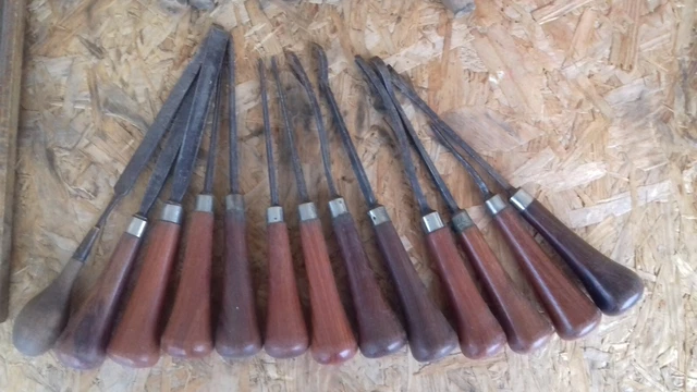 GROS LOT OUTILS ANCIENS menuisier ebeniste sculpteur horloger gouges ...