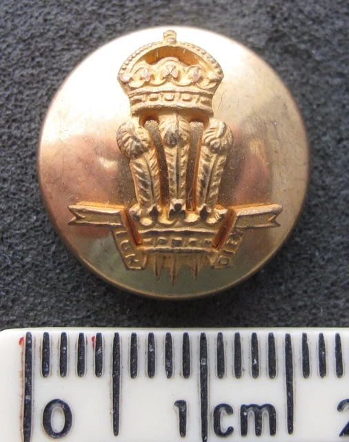 BRITISH ROYAL COURT uniform button - Prince of Wales's Crest ( c ) £4. ...