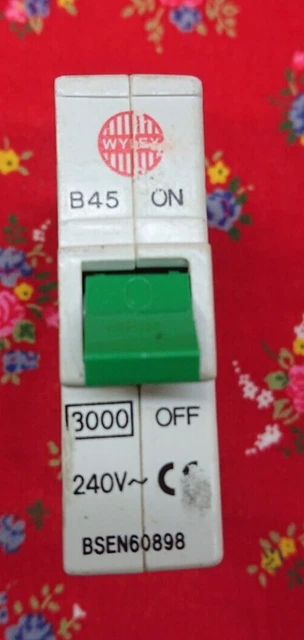 WYLEX 45A TYPE B Plug In Circuit Breaker B45 45 Amp MCB Green with base ...
