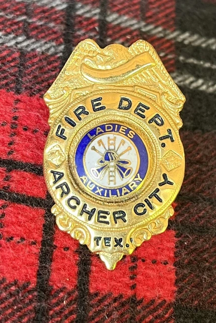 VINTAGE OBSOLETE FIRE Department Metal Badge - Archer City Texas TX ...