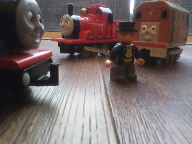 LEGO DUPLO FAT Controller vintage (from Thomas The tank engine) £2.00 ...