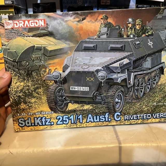 DRAGON 1/35 SCALE Sd.Kfz. 251/1 Ausf. C Riveted Version - Factory ...