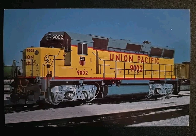UNION PACIFIC 9002 EMD Model GO40X Locomotive Chicago Illinois Postcard £7.39 - PicClick UK