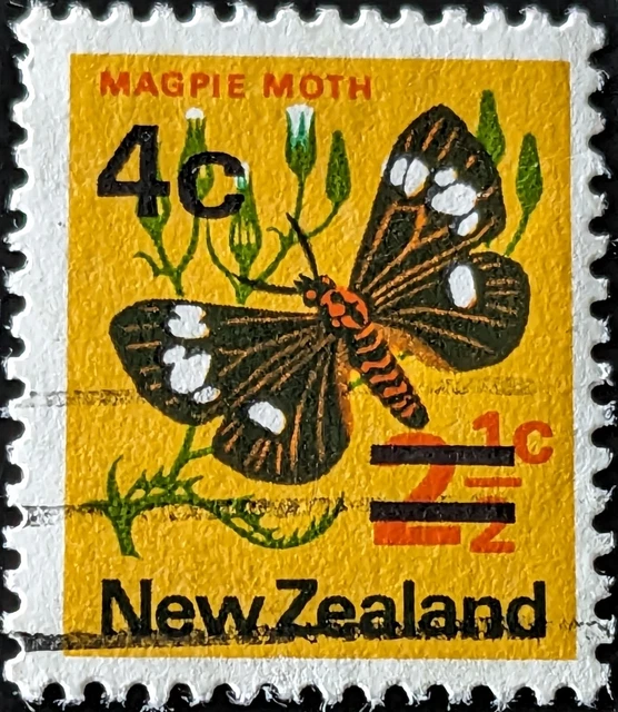 STAMP NEW ZEALAND SG957 1971 4c on 2 1/2c Magpie Moth overprinted Used ...