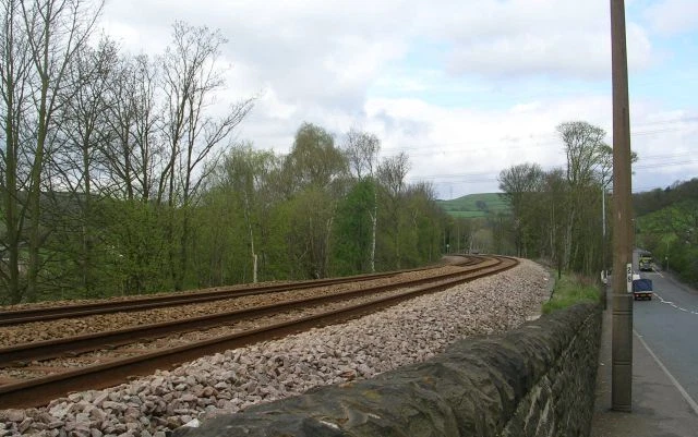 PHOTO 6X4 RAILWAY Line - Halifax Road, Hipperholme c2008 EUR 2,54 ...
