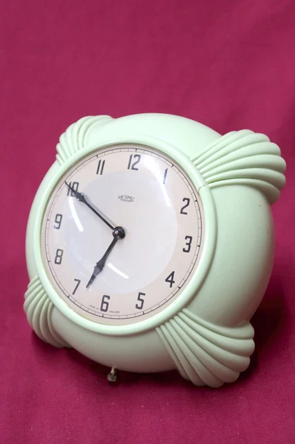 VINTAGE METAMEC ELECTRIC mains Art-deco Bakelite light green mint wall ...