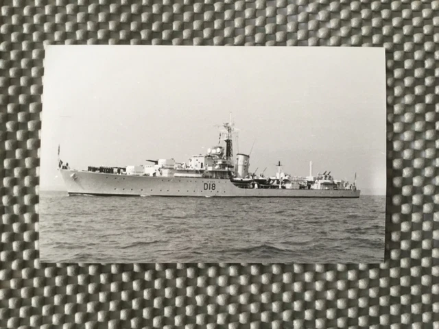 HMS ST KITTS - D18 - 1945 - Destroyer - British Royal Navy - Photograph ...