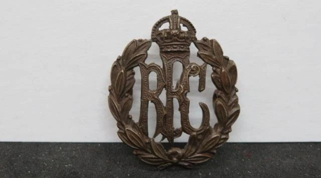 ROYAL FLYING CORPS Brown OSD WWI Era Cap Badge or Collar Badge RFC $32. ...