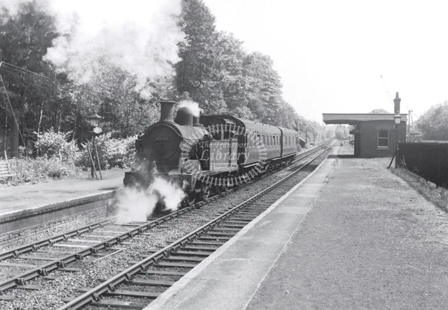 PHOTO BR BRITISH Railways Steam Locomotive Class H 31543 at Rowfant in ...