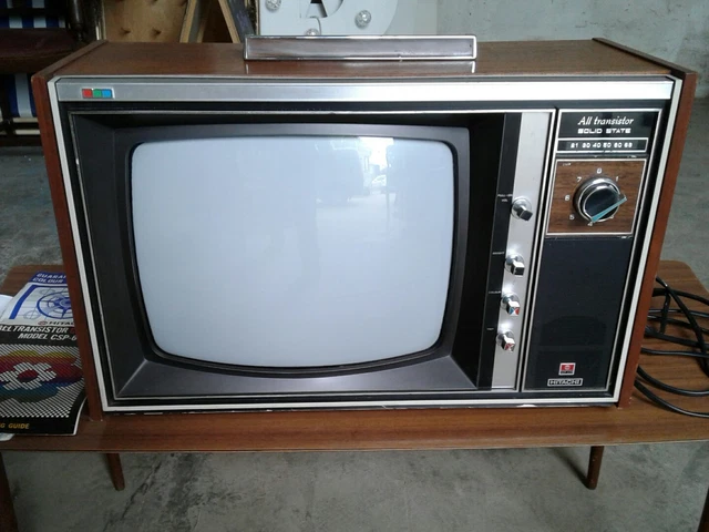 VINTAGE TELEVISION HITACHI CFP 470. 15" Colour. Working. Antique Retro ...
