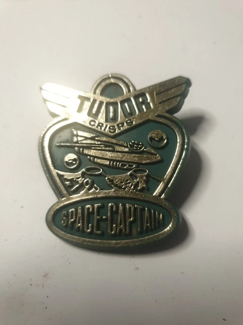 VINTAGE TUDOR CRISPS SPACE CAPTAIN PLASTIC PIN BADGE 1970s £4.37 ...