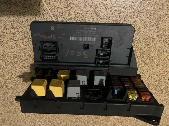 W906 MERCEDES SPRINTER & VW Crafter SAM Unit & Fusebox Body Control ...