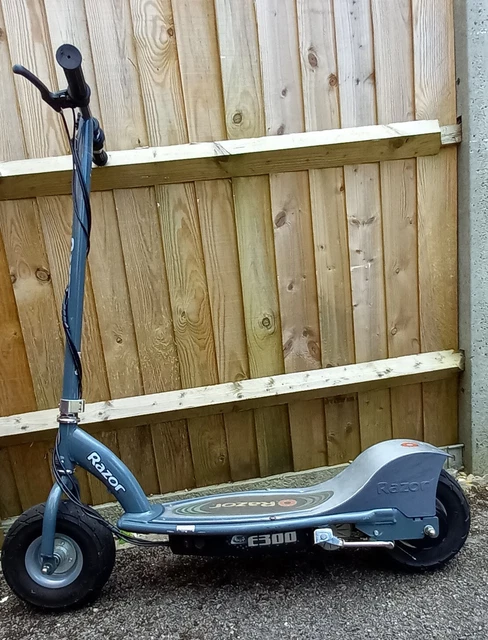 RAZOR E300 ELECTRIC scooter, used - not running, battery replacement ...