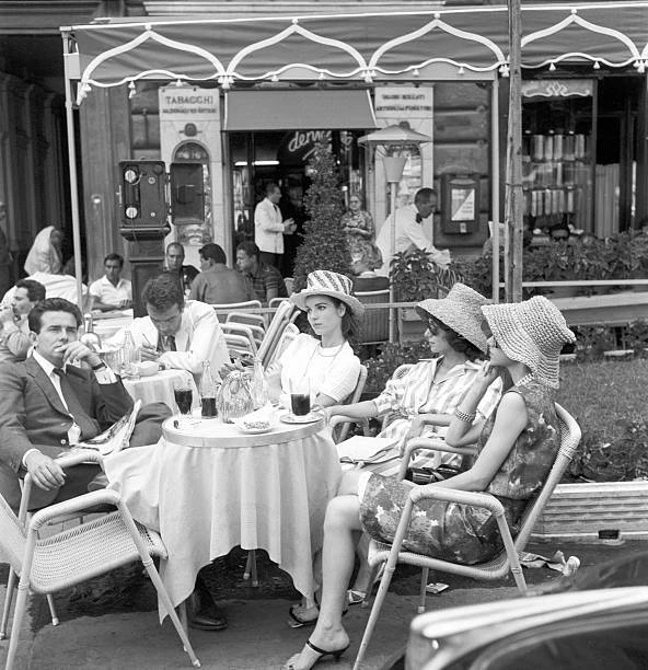 ITALIAN ACTRESS AND model Elsa Martinelli at the Caf de Paris on - Old ...