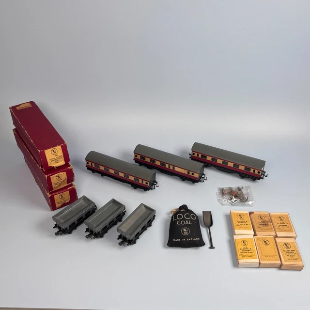 TRIX TTR WAGONS X3 Bogie Coaches 1/580 X3 Bag 866 Loco Coal Shovel ...