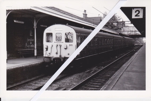 CLASS 302 EMU 311 at Upminster, photograph £1.30 - PicClick UK